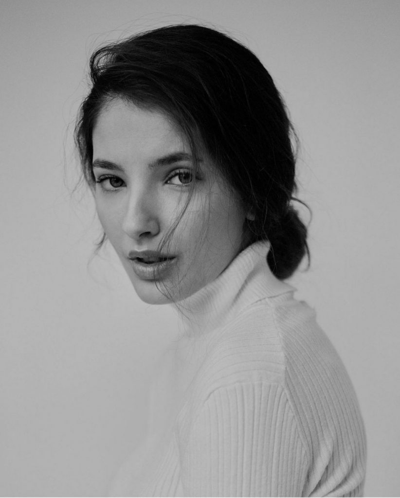 Sara Sandeva – KINOIST